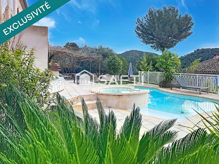 Maison à vendre - Carnoux-en-Provence - 8 pièces - 4 chambres