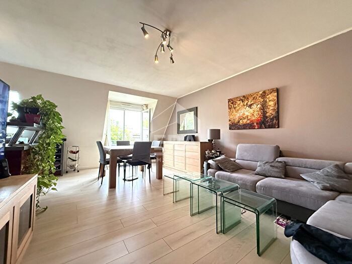 Brie-Comte-Robert, Centre-ville : Appartement 3 pièces à vendre