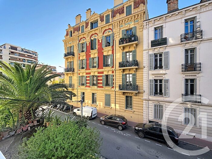 Appartement à louer - Cannes, Carnot - 3 pièces - 2 chambres