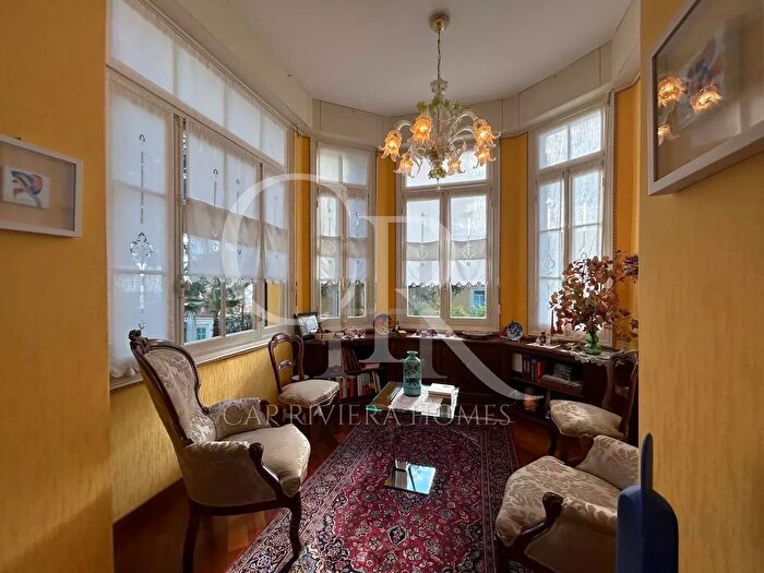 Menton, Hôtel de Ville, Vieille Ville, Musée, Madone, Carnolès : Appartement 3 pièces à vendre