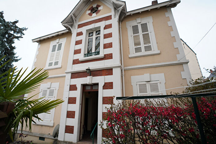 Maison à vendre - Limoges, Centre-ville, Hôtel de Ville, Emailleurs - 5 pièces - 3 chambres