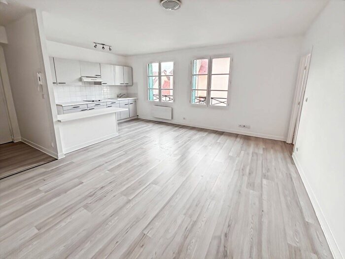 Centre Ville, Mennecy : Appartement 2 pièces à louer