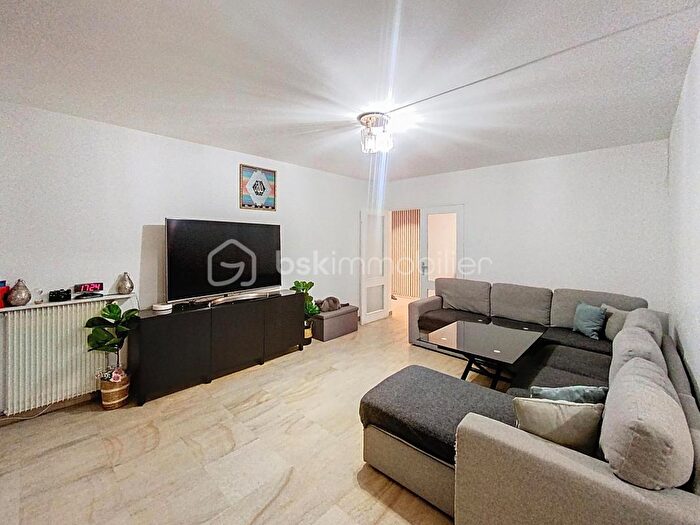 Appartement à vendre - Stains, Victor Renelle, Croix Blanche - 5 pièces - 3 chambres