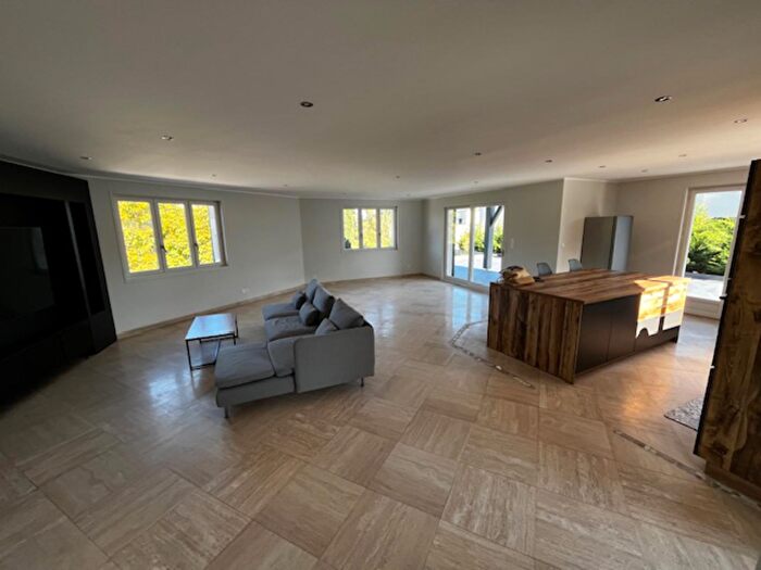 Maison à louer - Saint-Chamond - 5 pièces - 3 chambres