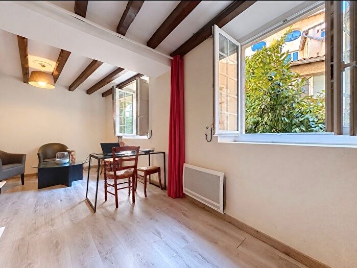 Appartement 1 pièce à Avignon, Palais des Papes, Zone Piétonne, à vendre