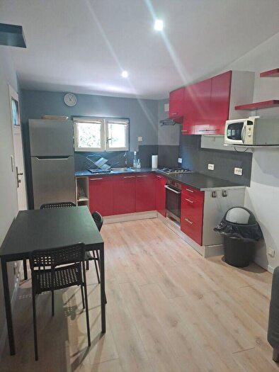 La Destrousse : Appartement 2 pièces à louer
