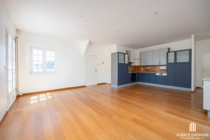 Appartement 4 pièces à louer à Dinard, Centre-ville, Plage de l'Ecluse, Pointe du Moulinet