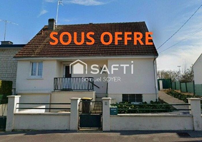 Maison à vendre - Chauny, Centre-ville, Chaussée, Brouage, Beauséjour - 5 pièces - 4 chambres