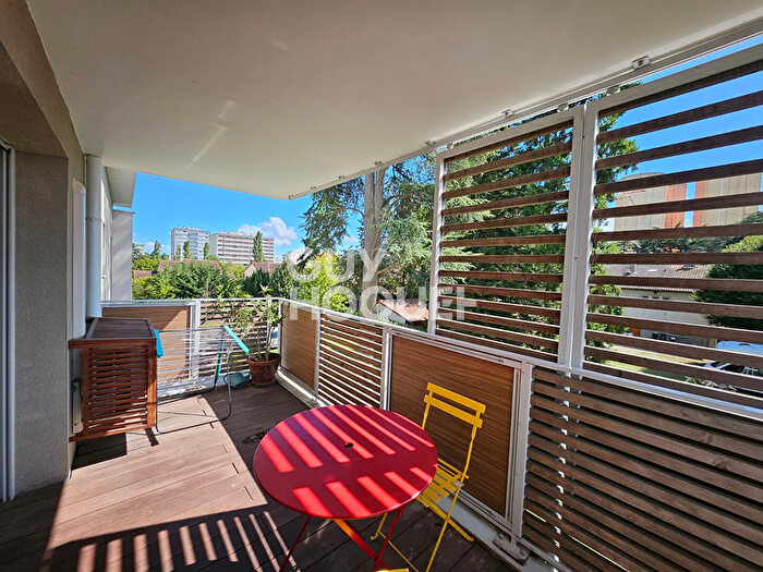 Appartement à vendre - Rillieux-la-Pape, Ville nouvelle Est - 3 pièces - 2 chambres