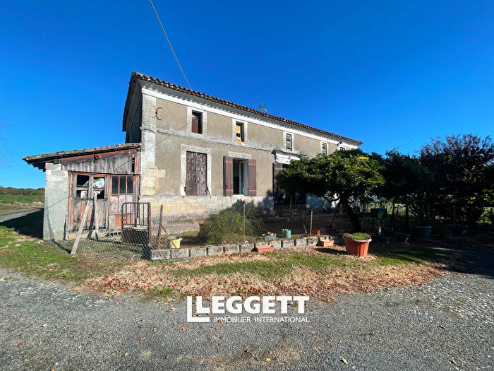 Maison à vendre - Saint-Palais-de-Négrignac - 5 pièces - 3 chambres