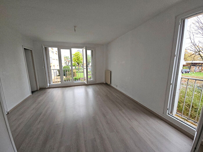 Appartement 1 pièce à Dourdan, à louer