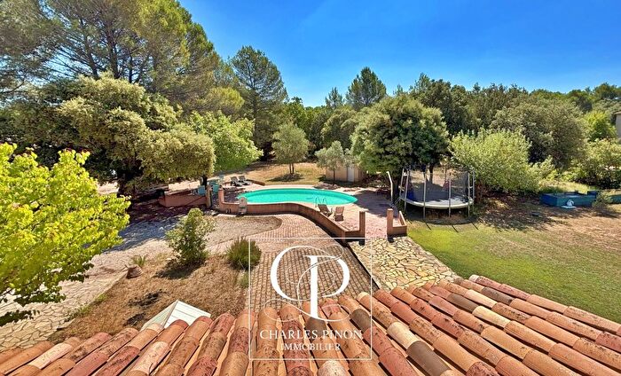 Maison à vendre - Saint-Cannat - 8 pièces - 5 chambres