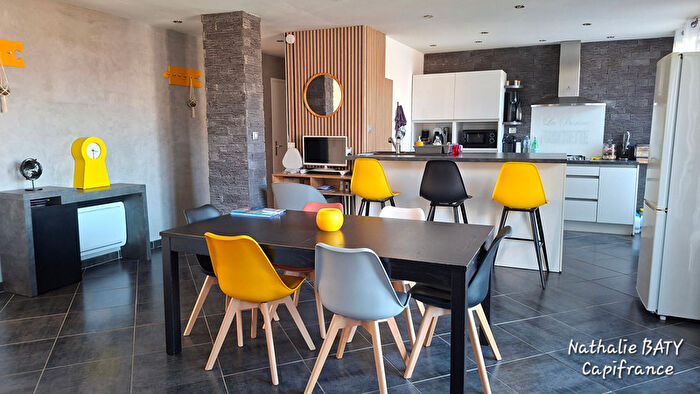 Appartement à vendre - Faverges - 4 pièces - 3 chambres