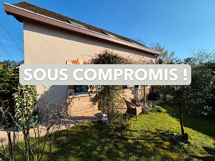 Maison à vendre - Scey-sur-Saône-et-Saint-Albin - 4 pièces - 3 chambres