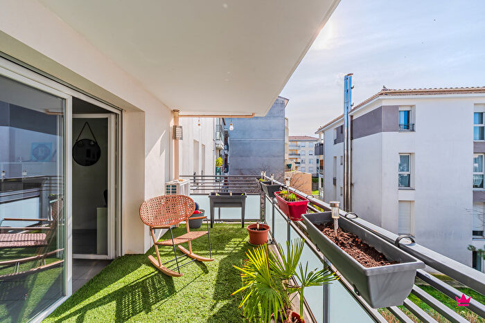 Appartement 3 pièces à Meyzieu, Sud Ouest, à vendre