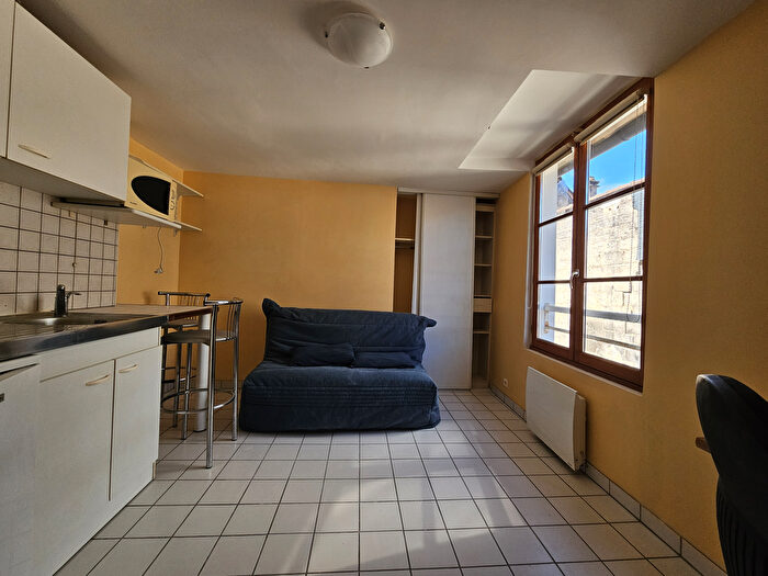 Appartement 2 pièces à Bourges, Centre-ville, Charlet, Lahitolle, Pignoux, Sembat, à louer