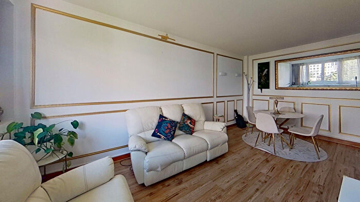 Appartement à louer - Puteaux, La Défense - 3 pièces - 2 chambres