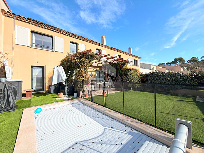 Maison à vendre - Pertuis, Centre-ville, Fours à Chaux, Claret - 7 pièces - 5 chambres