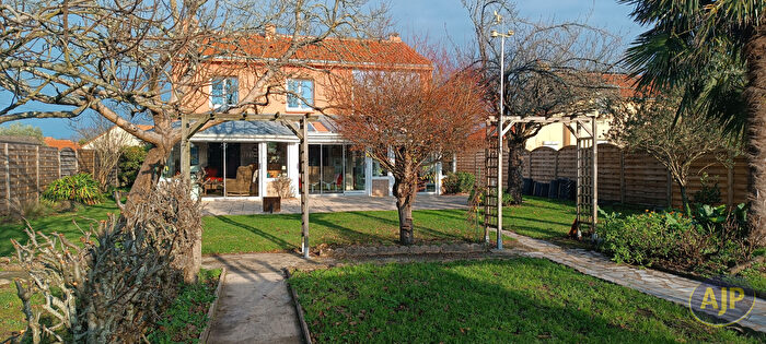 Maison à vendre - Saint-Sébastien-sur-Loire, Ouest - 8 pièces - 4 chambres