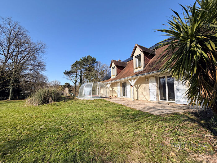 Maison à vendre - Azay-sur-Cher - 9 pièces - 5 chambres