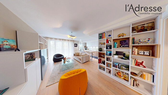 Appartement 4 pièces à vendre - Suresnes, Carnot, Gambetta
