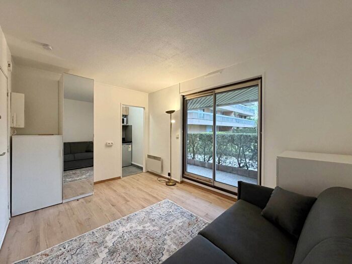 Appartement à louer - Res de la Poste-Res du Bois, Verrières-le-Buisson - 1 pièce