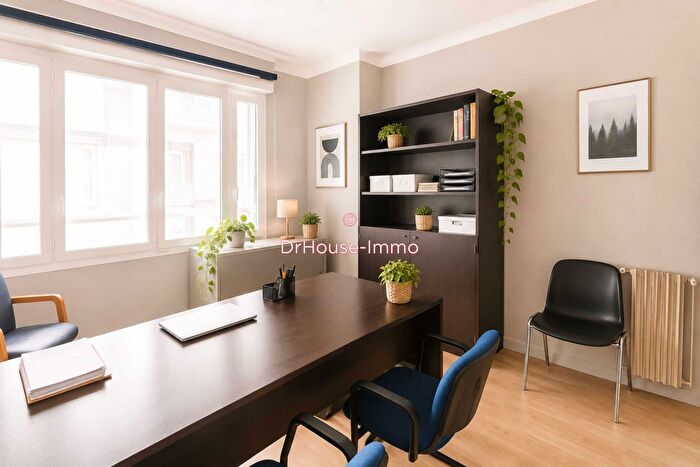 Maison 9 pièces à vendre à Oloron-Sainte-Marie