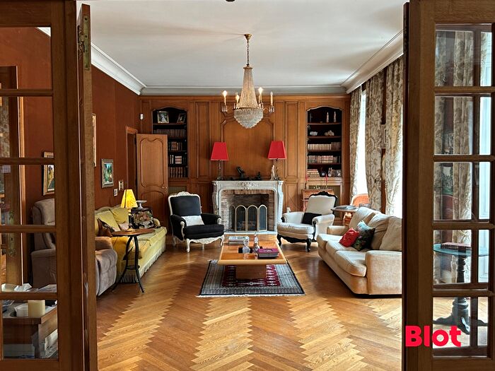 Maison à vendre - Quartiers Centre, Fougères, Sévigné - 8 pièces - 5 chambres