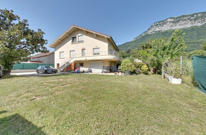 Maison à vendre - Fontanil-Cornillon - 8 pièces - 5 chambres