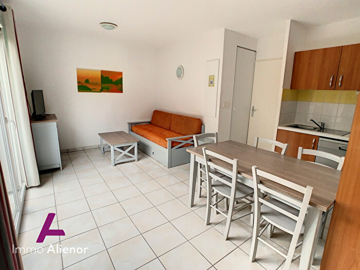 Maisons à vendre et appartements à louer - 1