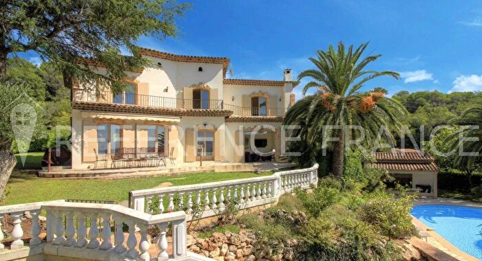 Maison 6 pièces à louer à Mougins