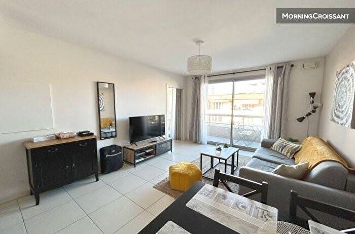 Appartement à louer - Ponteil, Antibes - 2 pièces - 1 chambre