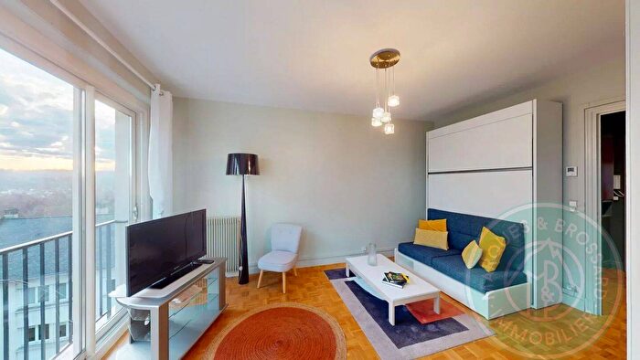 Appartement à louer - XIV Juillet, Pau - 1 pièce