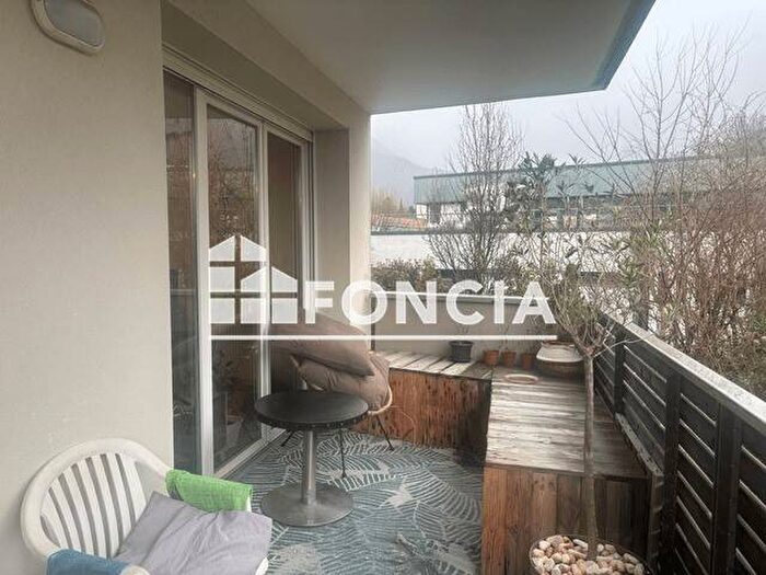 Appartement à louer - Barnave-Saint Robert, Saint-Égrève - 3 pièces - 2 chambres