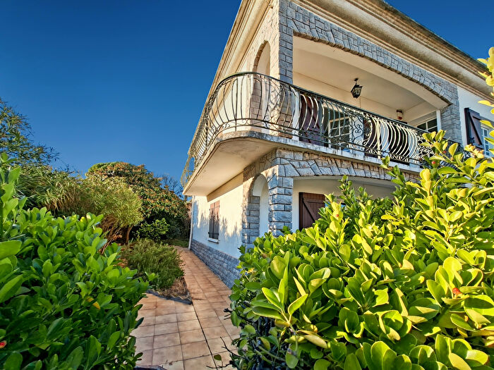 Maison à vendre - Béziers - 6 pièces - 5 chambres
