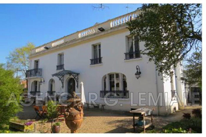 Maison à vendre - Maisons-Laffitte, Est - 12 pièces - 6 chambres