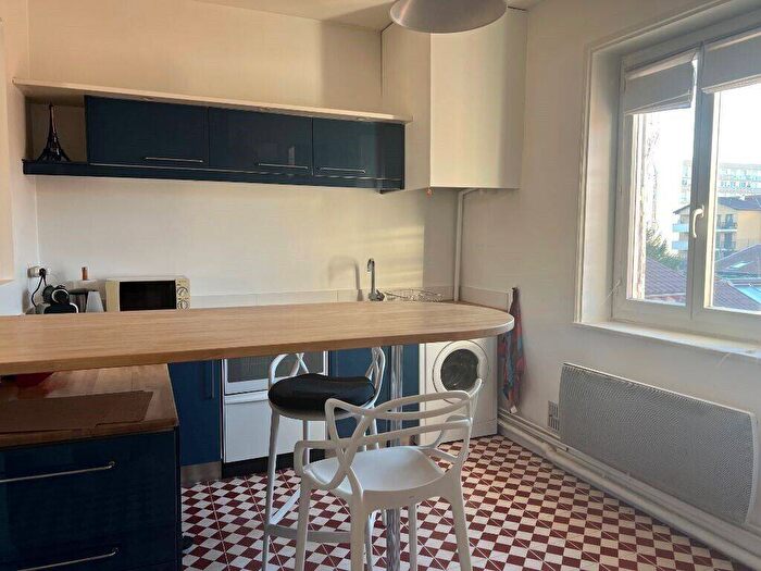 Appartement 1 pièce à Centre, Écully, à louer
