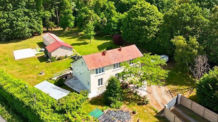 Villaines-sous-Lucé - Maison 8 pièces à vendre