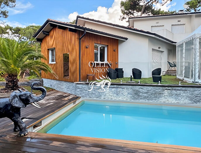 Maison à vendre - La Teste-de-Buch - 10 pièces - 8 chambres