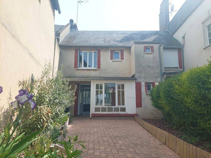 Maison 4 pièces à louer - Centre, Verneuil dAvre et dIton