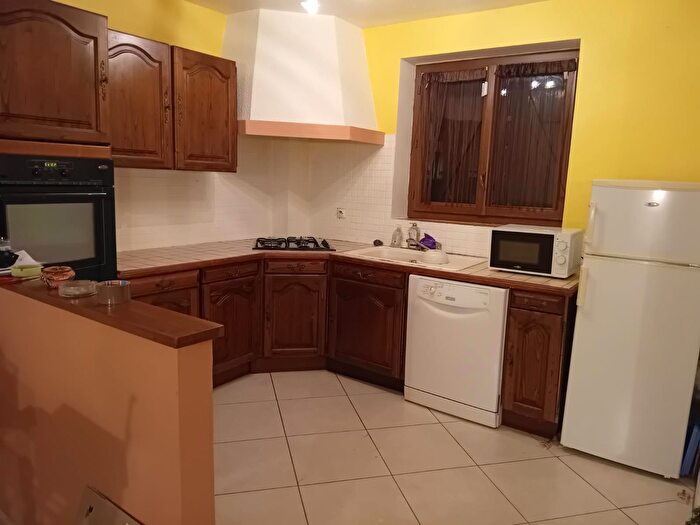 Maison à louer - Saint-Étienne, Rochetaillée - 4 pièces - 2 chambres