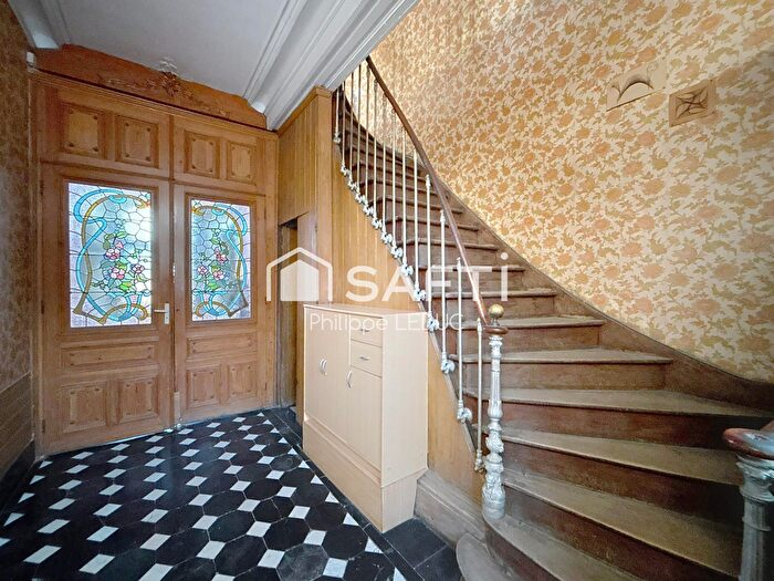 Maisons à vendre et appartements à louer - 3