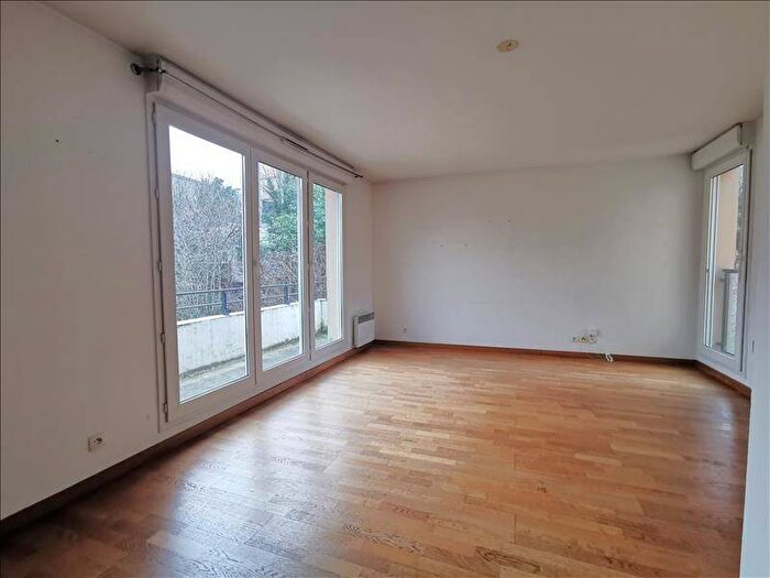 Appartement à louer - Cité Pierre et Marie Curie, Ivry-sur-Seine - 4 pièces - 2 chambres