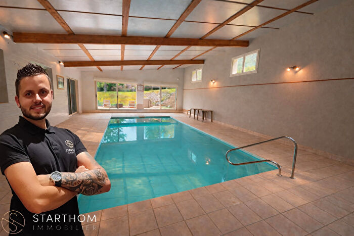 Maison à vendre - Saint-Geoire-en-Valdaine - 5 pièces - 4 chambres