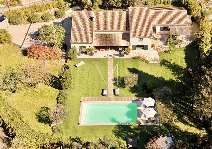 Maison à vendre - Le Plan-de-la-Tour - 8 pièces - 6 chambres