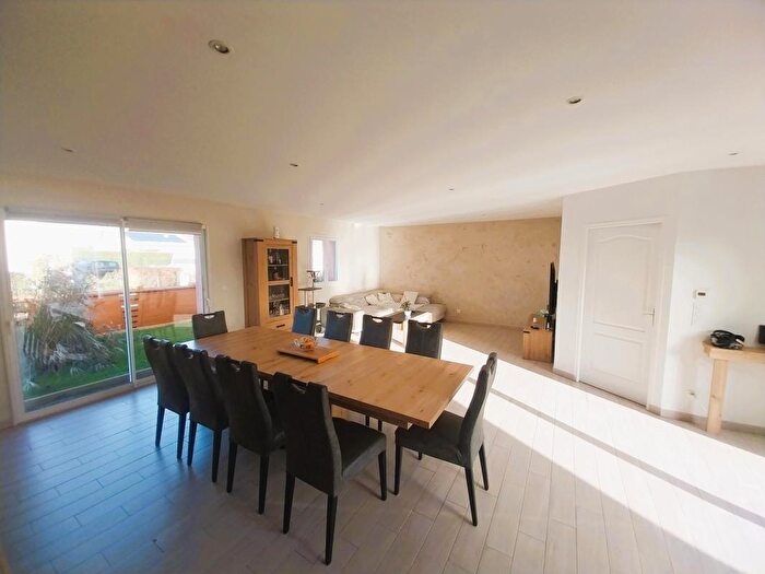 Maison à vendre - La Garnache - 5 pièces - 4 chambres