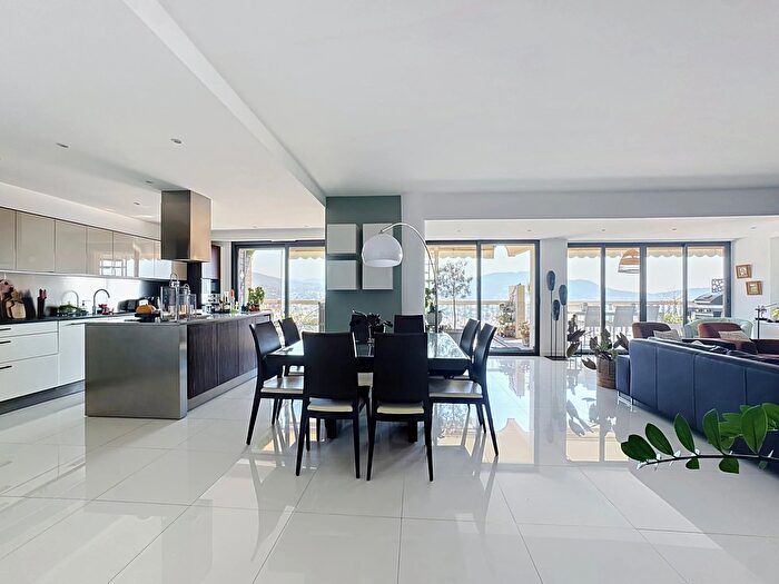 Nice, Saint-Philippe, Estienne d'Orves : Appartement 6 pièces à vendre
