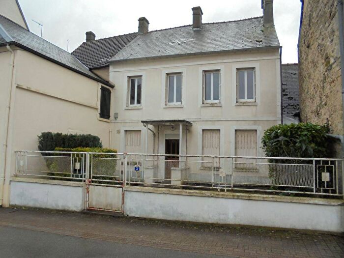 Maison 4 pièces à Bruyères-et-Montbérault, à louer