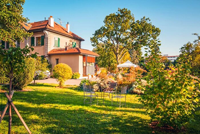 Maison à vendre - Ambilly - 10 pièces - 5 chambres