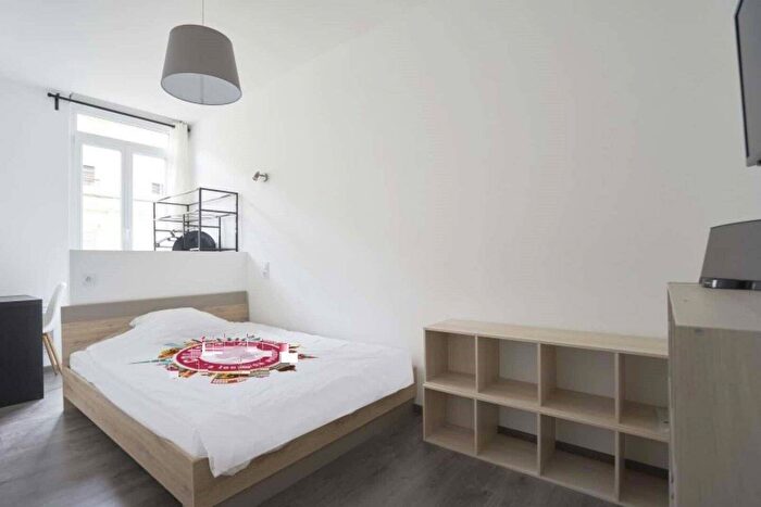 Appartement à louer - Clairmarais-Charles Arnould, Reims - 1 pièce